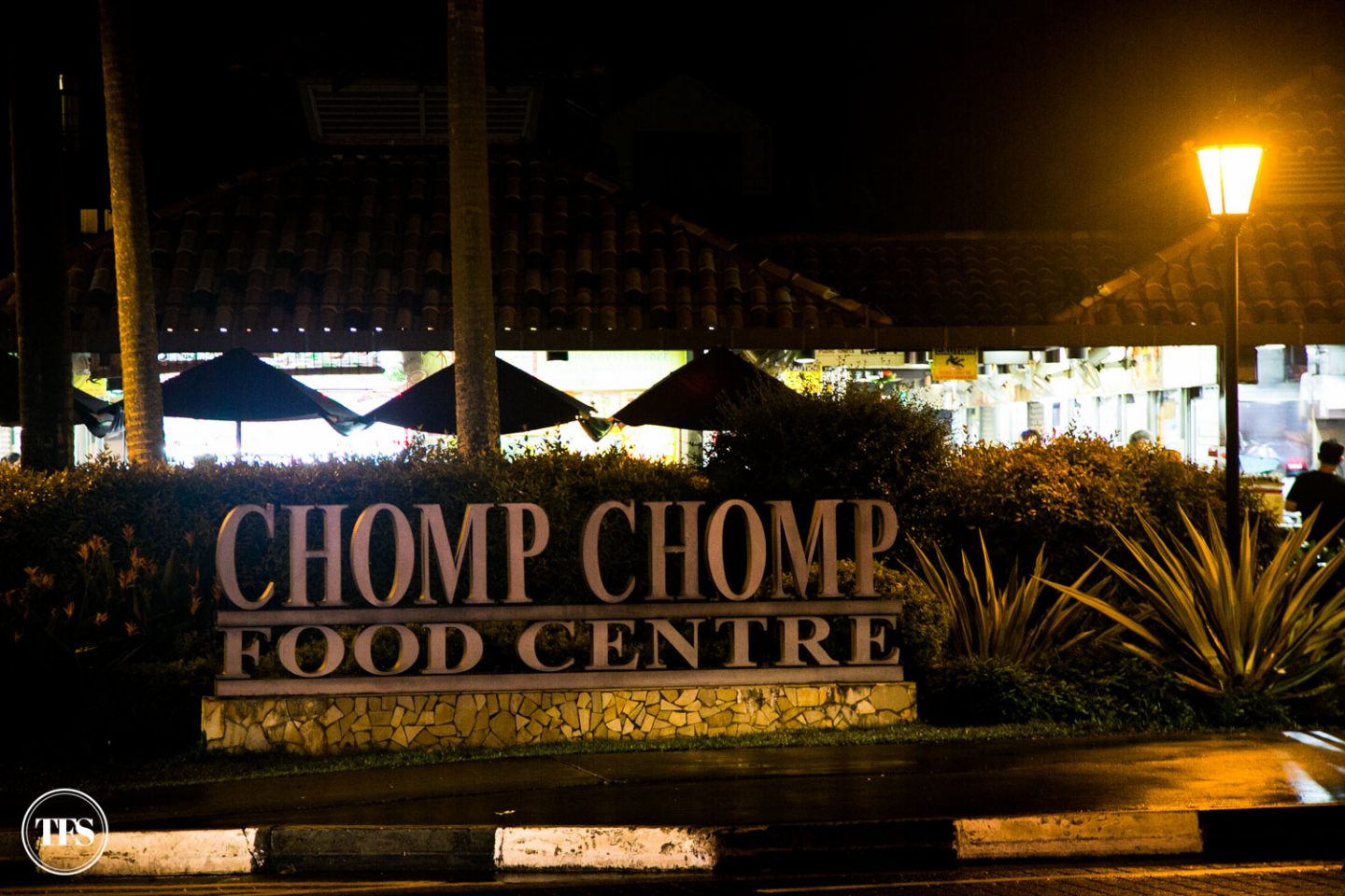 Singapore Diary - Night at Chomp Chomp - The Food Scout