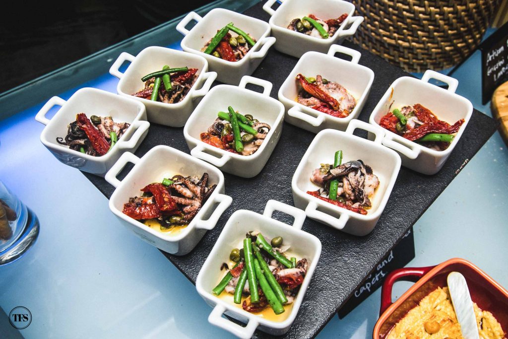 Vu's Sky Bar & Lounge at Marco Polo Manila - The Food Scout