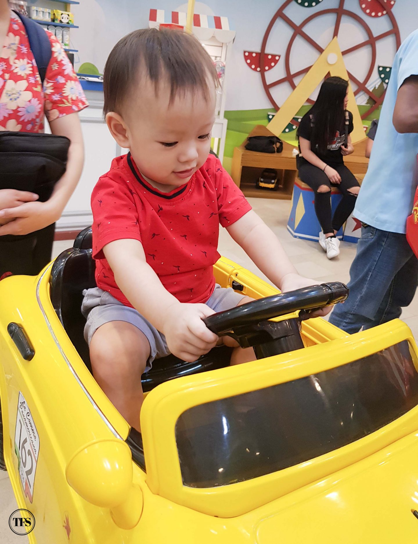 Seb Life: First Haircut at Cuts 4 Tots - The Food Scout