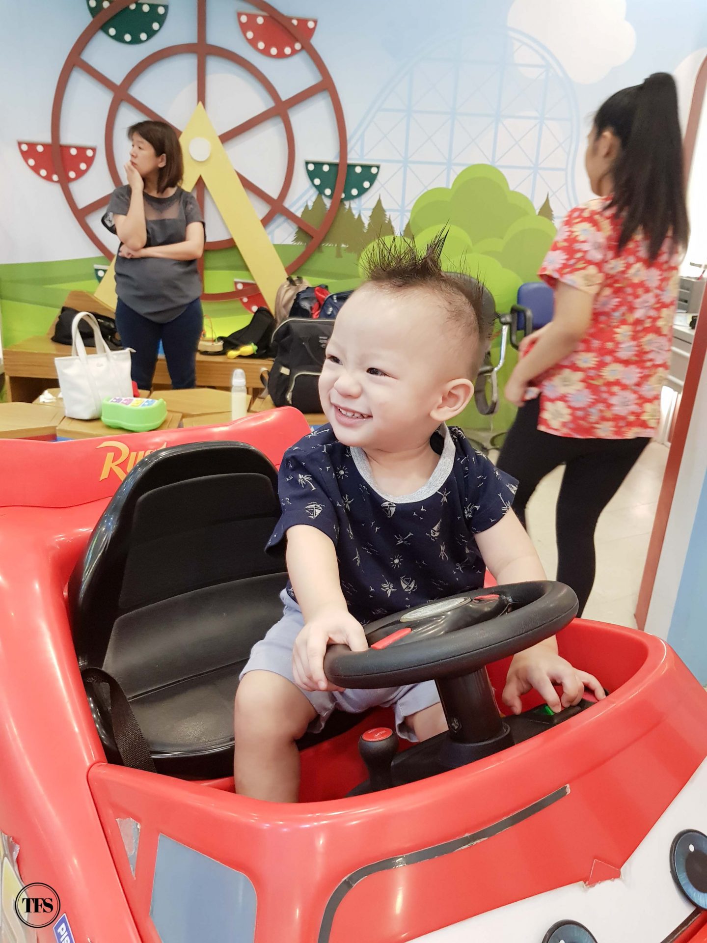 Seb Life: First Haircut at Cuts 4 Tots - The Food Scout